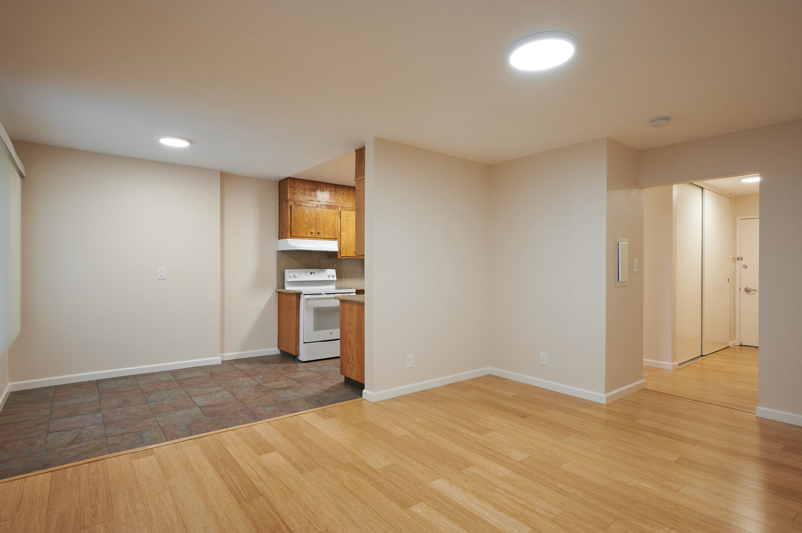 Hanover Apartments, Oakland(Unit#202)-Oakland|Premium Properties